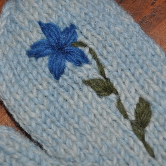 Kyber Outerwear | Accessories | Kyber Outerwear Handknit In Nepal 0wool ...